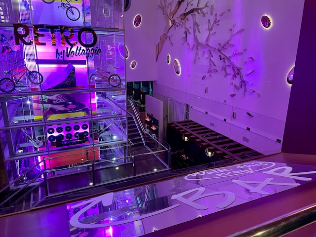 Dinner @ RETRO by the Voltaggio Brothers - Mandalay Bay, Vegas - Gin & Pretzels